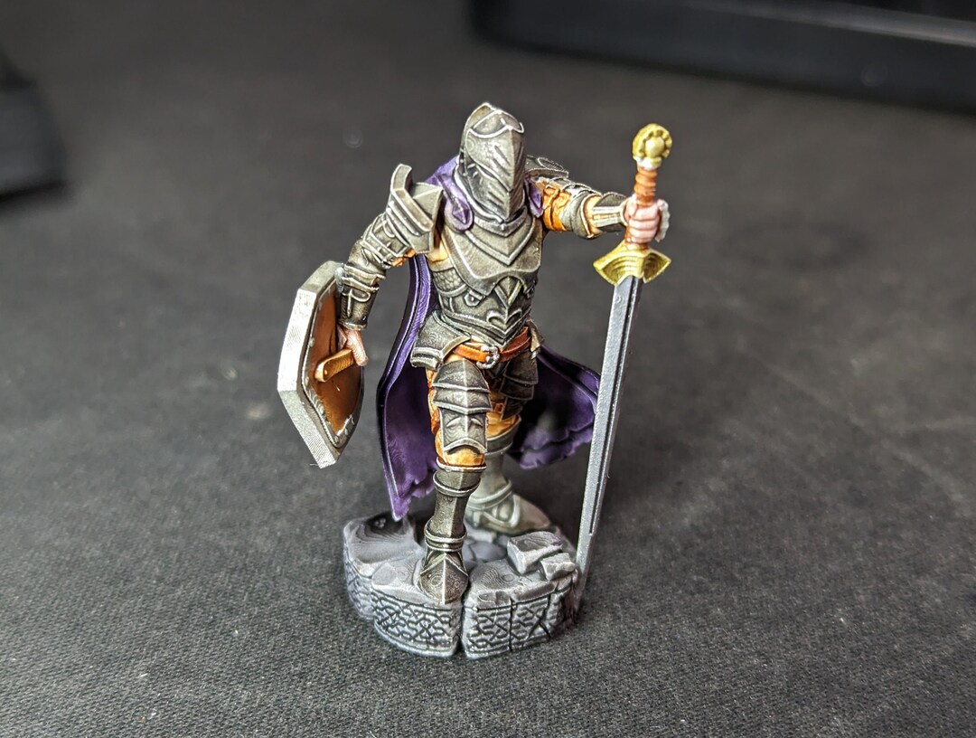 Human Paladin Miniature 32mm Scale Miniature Dungeons and Dragons Model ...