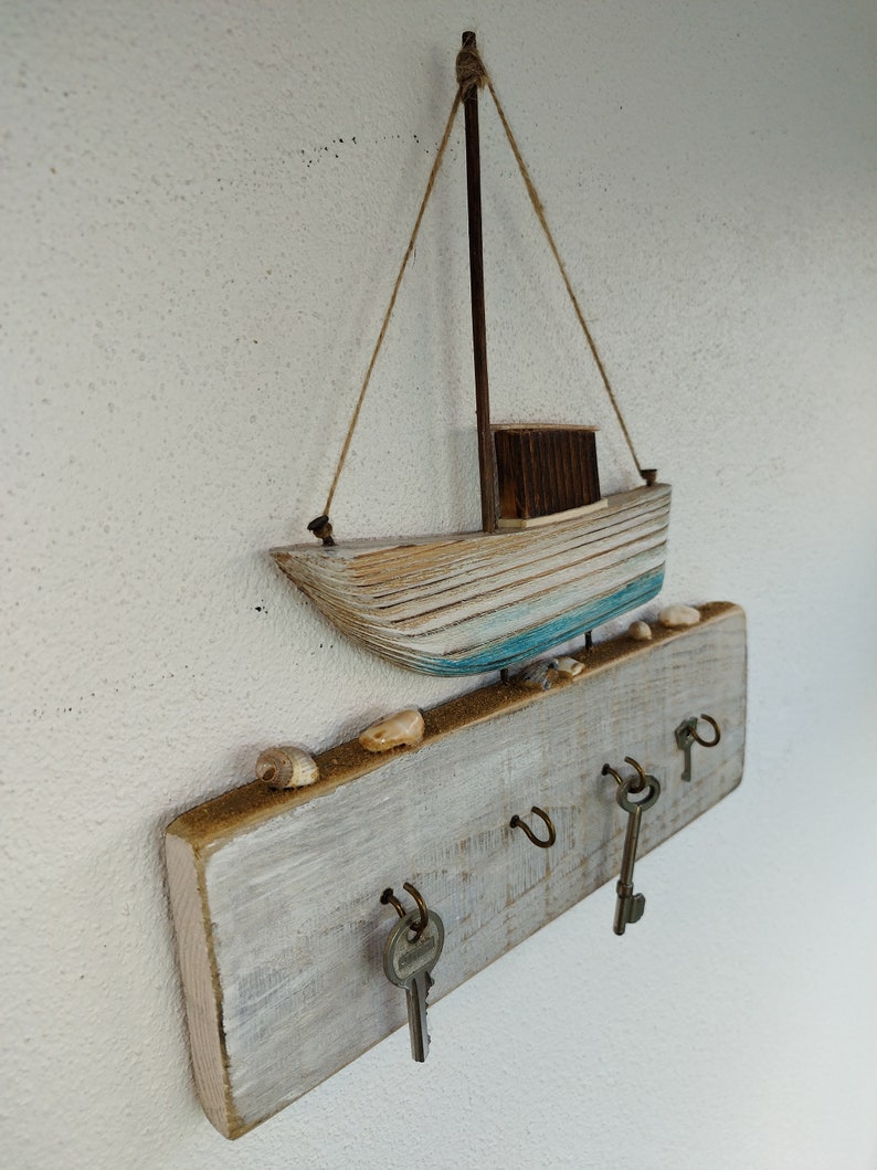 Beautiful Boat and Sea Shells Key Organiser, Nautical Rustic Wall Key ...