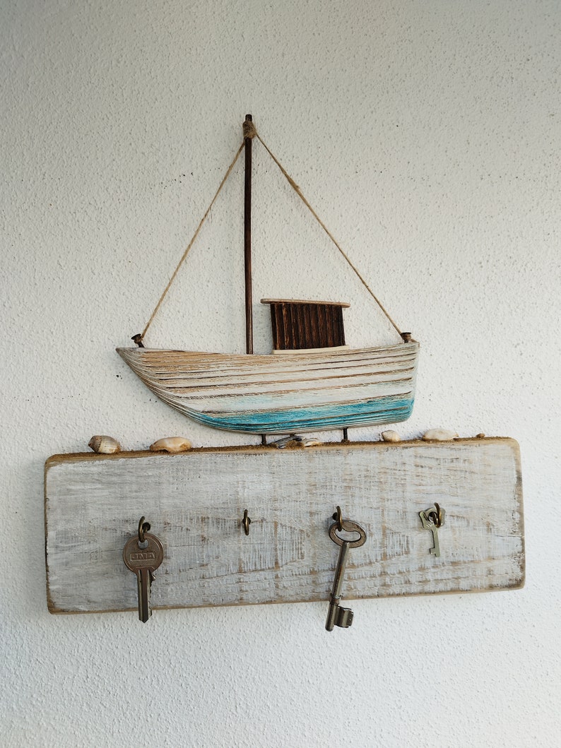 Beautiful Boat and Sea Shells Key Organiser, Nautical Rustic Wall Key ...