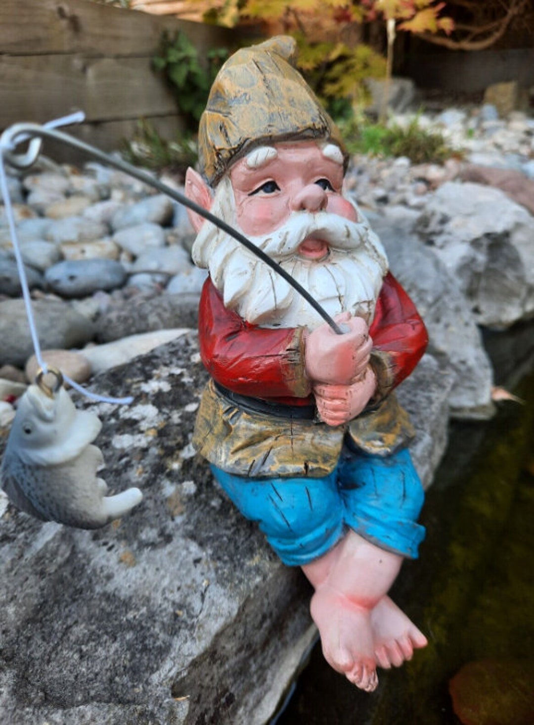 Garden Gnome Fishing & Rod + Fish Sitting 23cm Novelty Gift Present ...