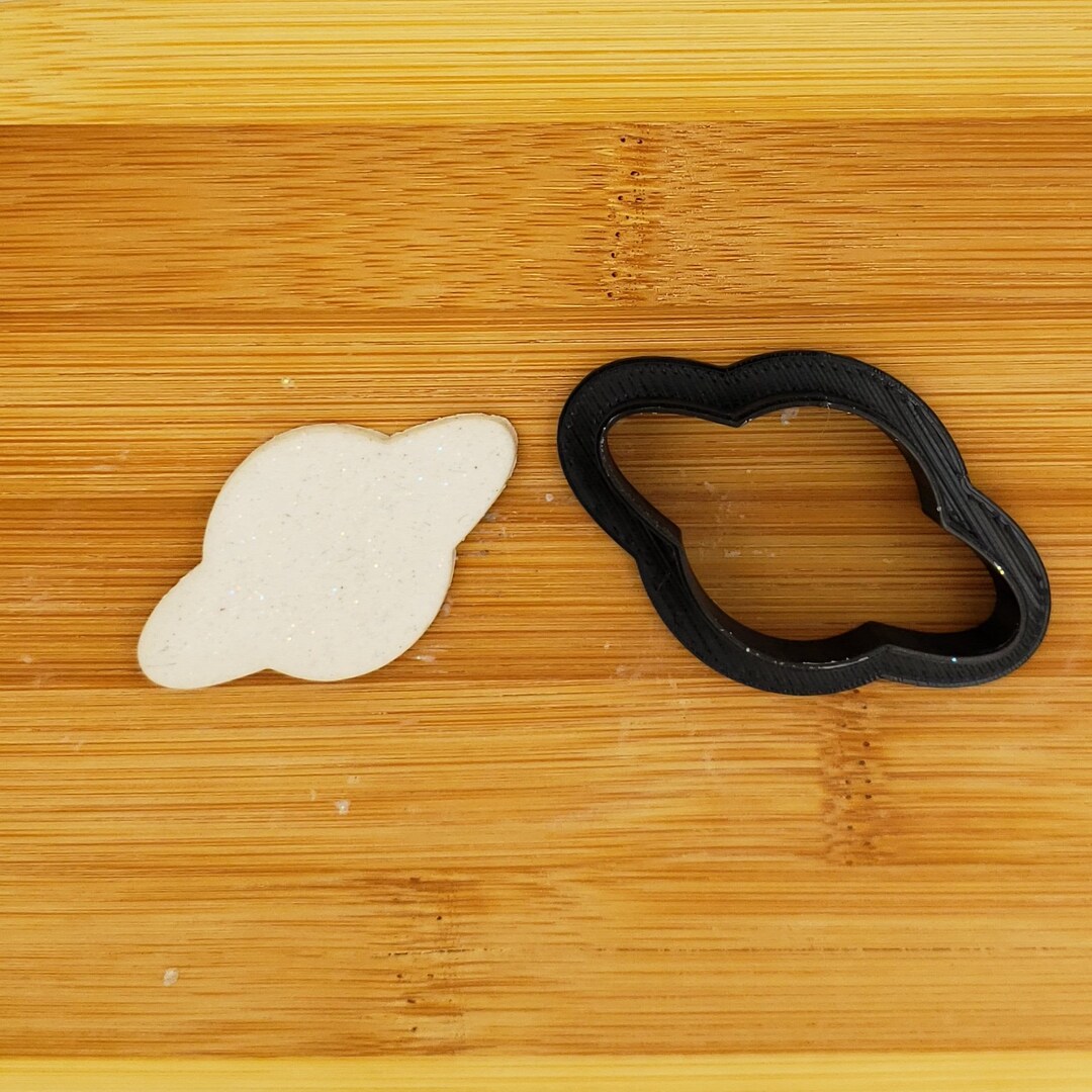 Planet Saturn Shaped Plastic Cookie Cutter - Solar System Cookie Cutter ...