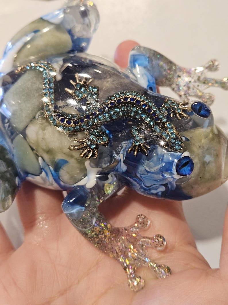 Jade Frog / Figurine/ Frog / Gemstone Frog / Custom / Frog Lovers Gift ...