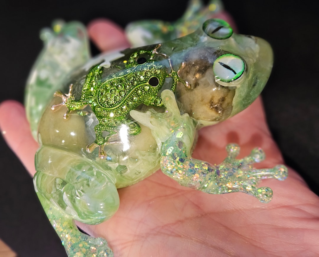 Jade Frog / Amphibian/ Frog / Gemstone Frog / Custom / Frog Lovers Gift ...