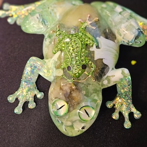 Jade Frog / Amphibian/ Frog / Gemstone Frog / Custom / Frog Lovers Gift ...