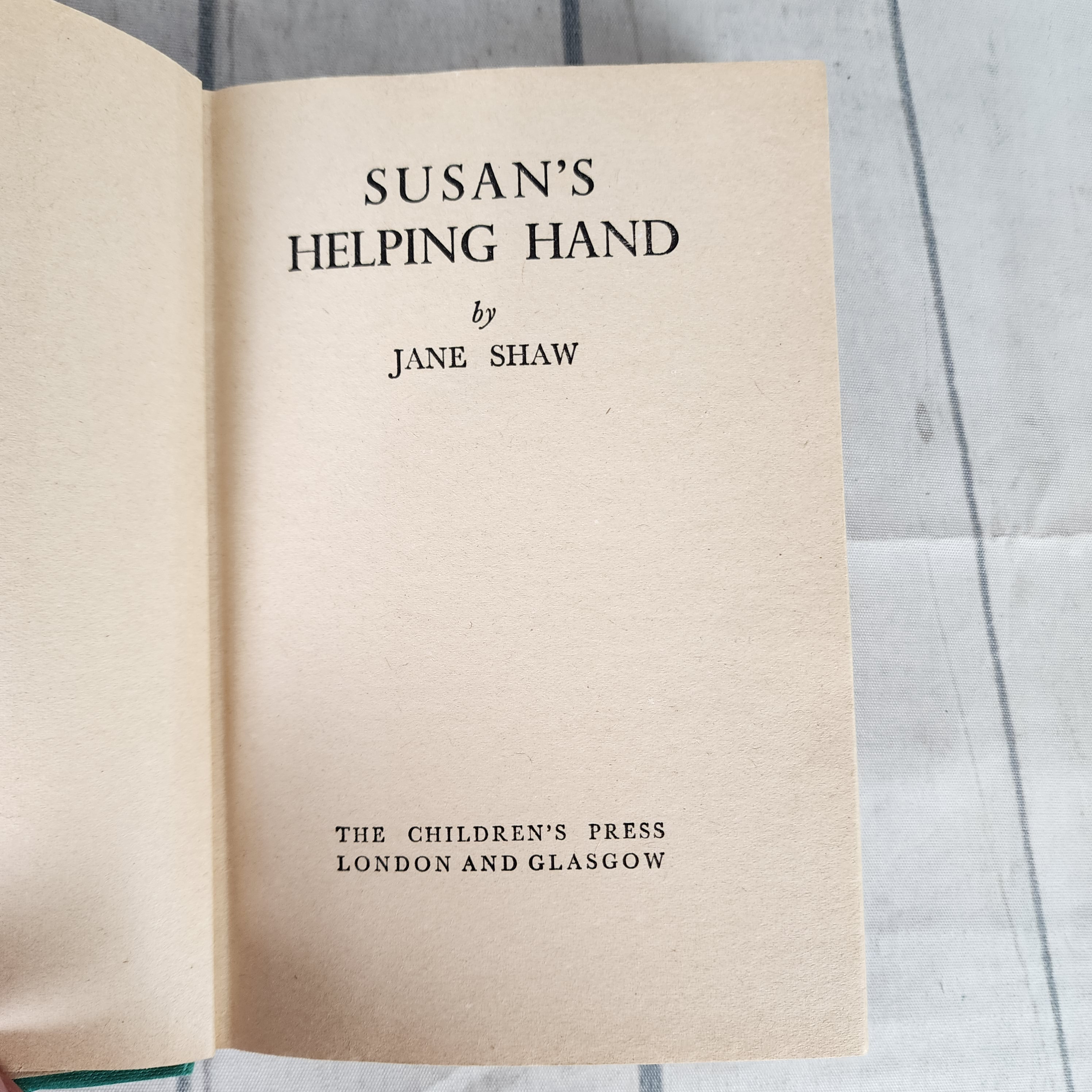 Vintage 1955 / Susan's Helping Hands / by Jane Shaw / Hardcover / Novel / Young Adult / Fiction ...