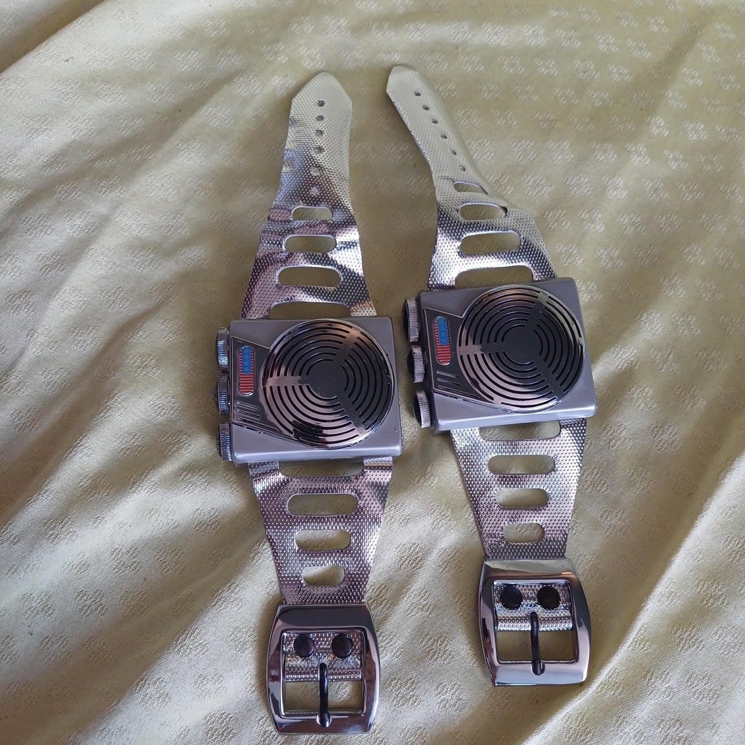 Extremely Rare Retro Wrist Radio AM AA British Design new, With ...