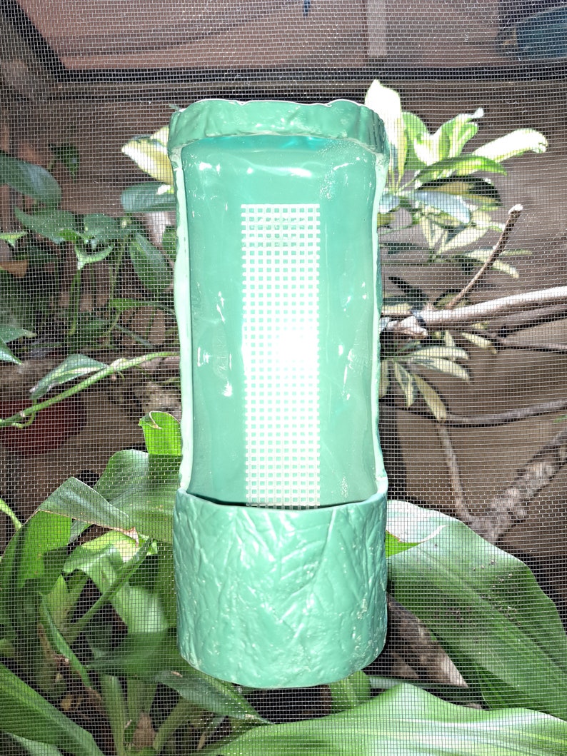 Naymars' Lizard-alley Cricket Feeder. Durable Made in the - Etsy