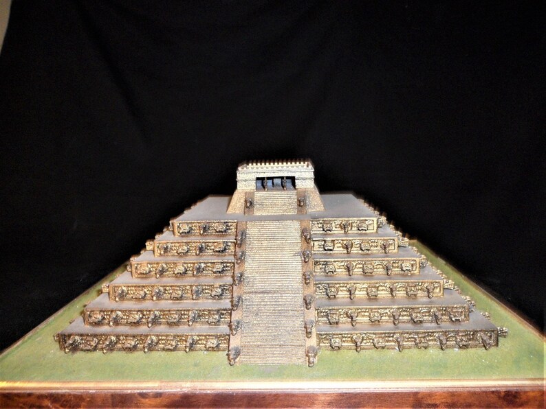 Handmade Diorama Pyramid of Tehothihuacan - Etsy