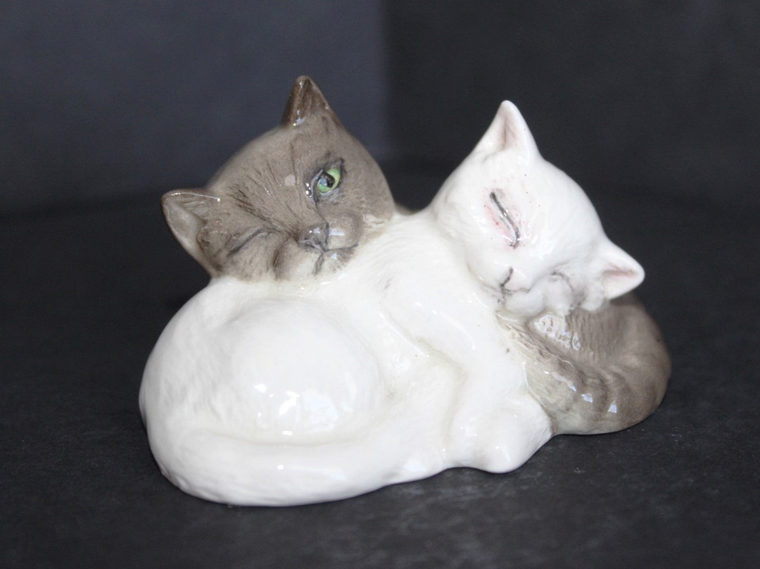 Royal Doulton NO HN Number Two Cats Curled RARE?? 1 1/2" Tall Figurine ...
