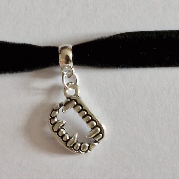 Vampire Bite Choker - Etsy