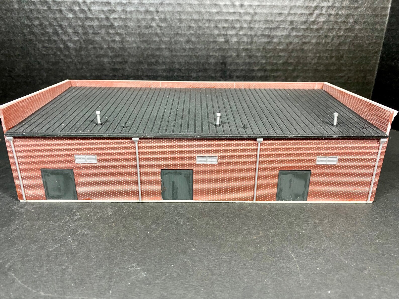 Walthers Custom HO Scale Model Railroad Built Building Design Train ...