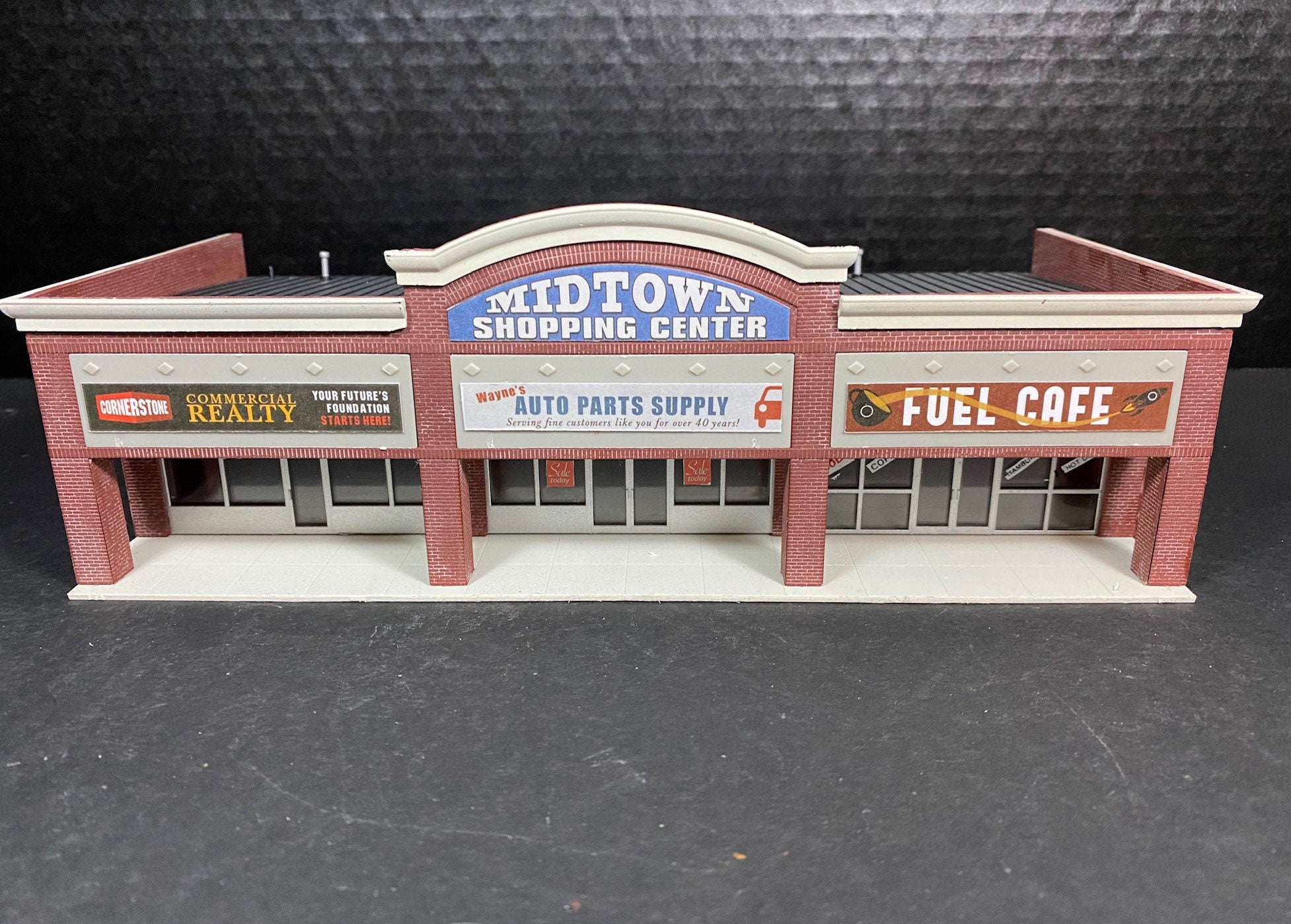 Walthers Custom HO Scale Model Railroad Built Building Design Train ...