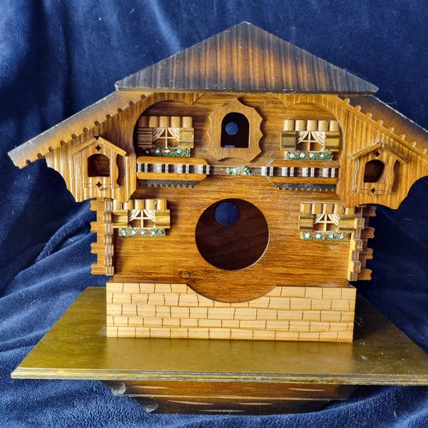 Birdhouse Clock - Etsy