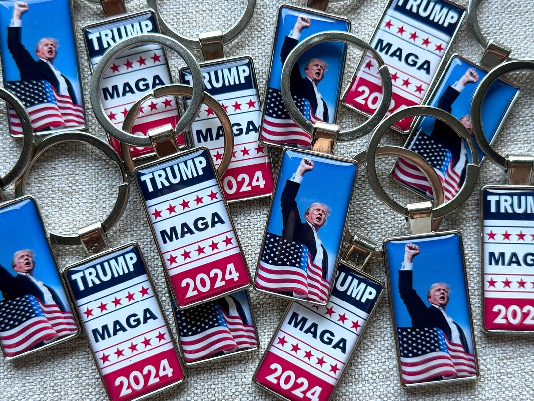 FIGHT Trump's Iconic Moment Photo Keychain, Trump Keychain Donald, I ...