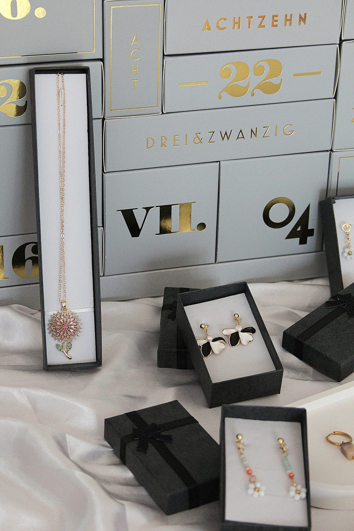 Jewelry Advent Calendar / Large Christmas Calendar Filled With Jewelry ...