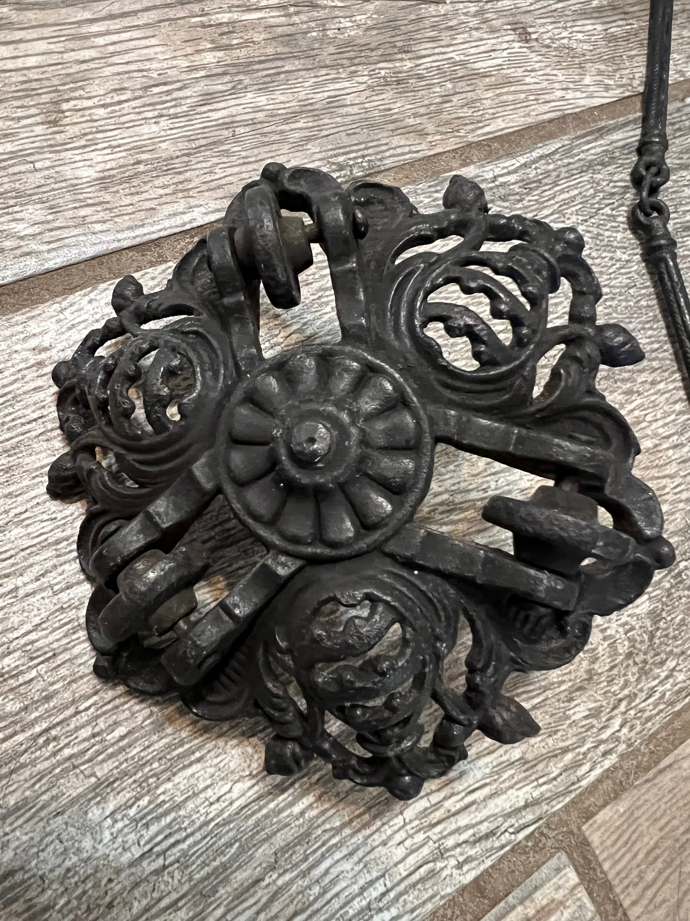 Victorian Hanging Oil Lamp With Cast Iron Holder Chains Balance Weight ...