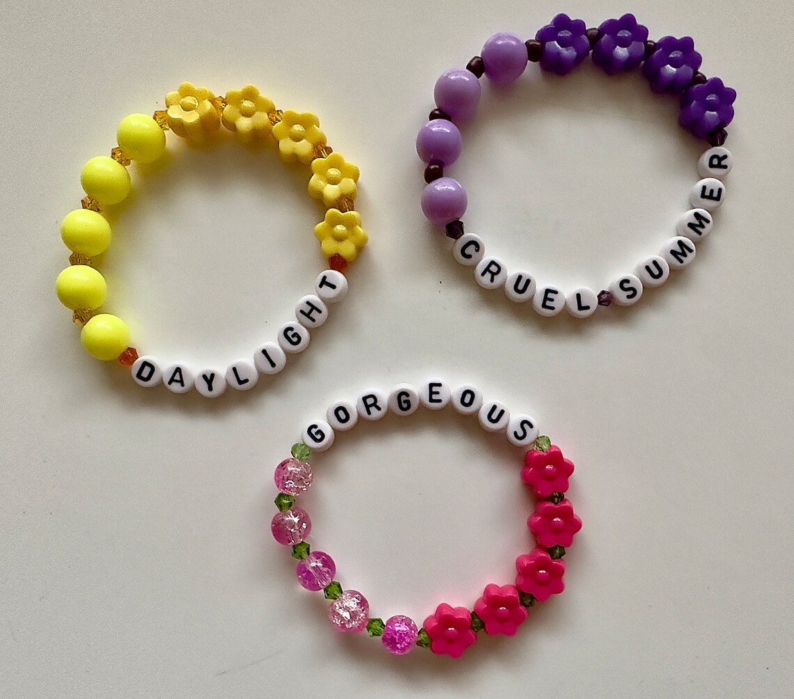 Taylor Swift 5 PACK Friendship Bracelets Perfect for Eras - Etsy