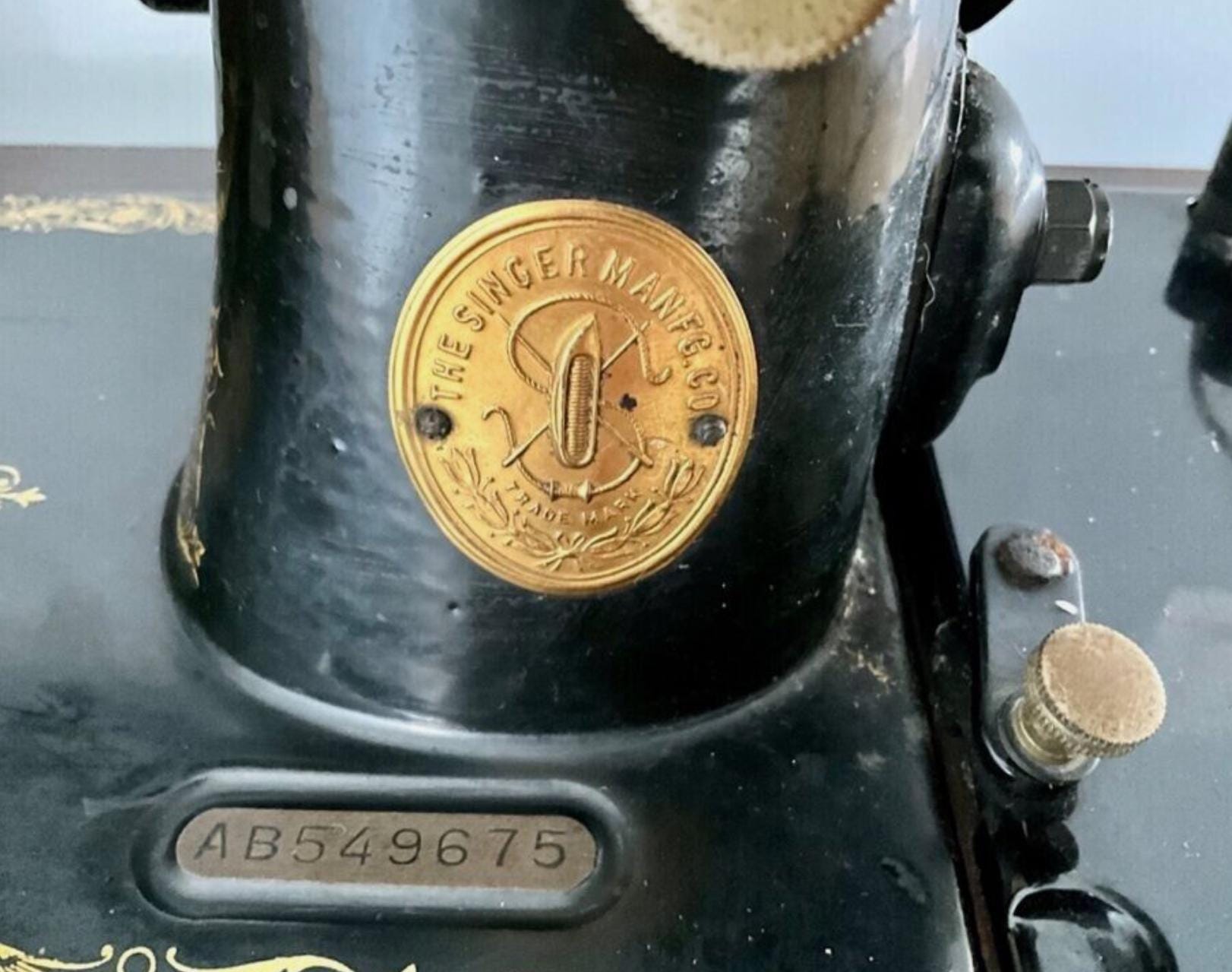 SINGER Blackside Electric Motor Sewing Machine With Bentwood Case - Etsy