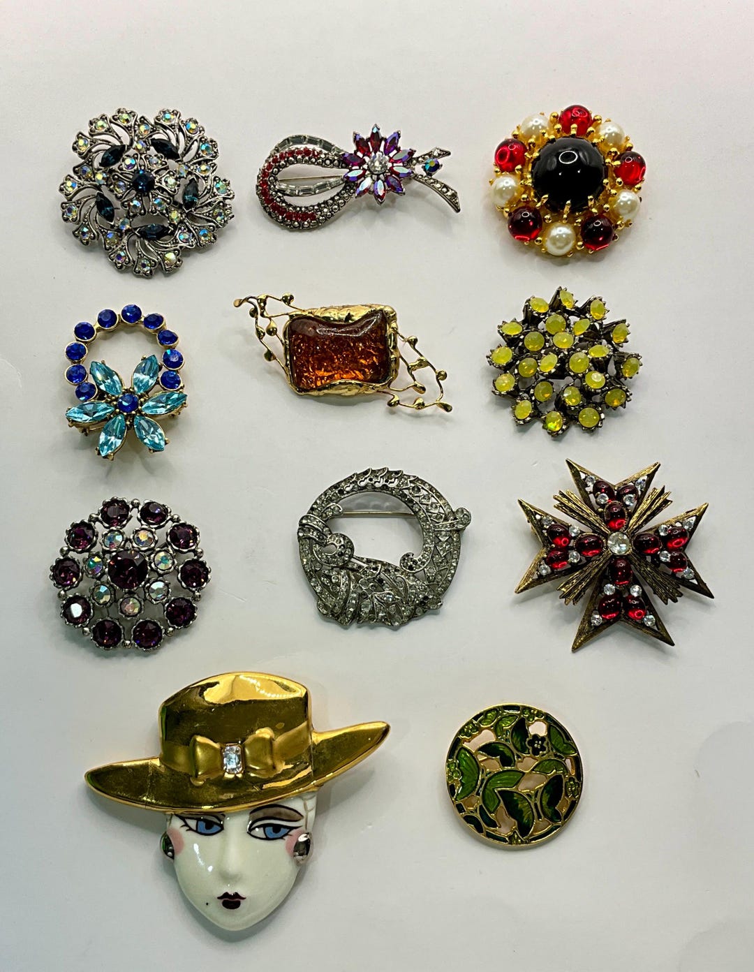 ET247 Vintage Brooches Pins Lot of 11 Assorted Different Designs and ...