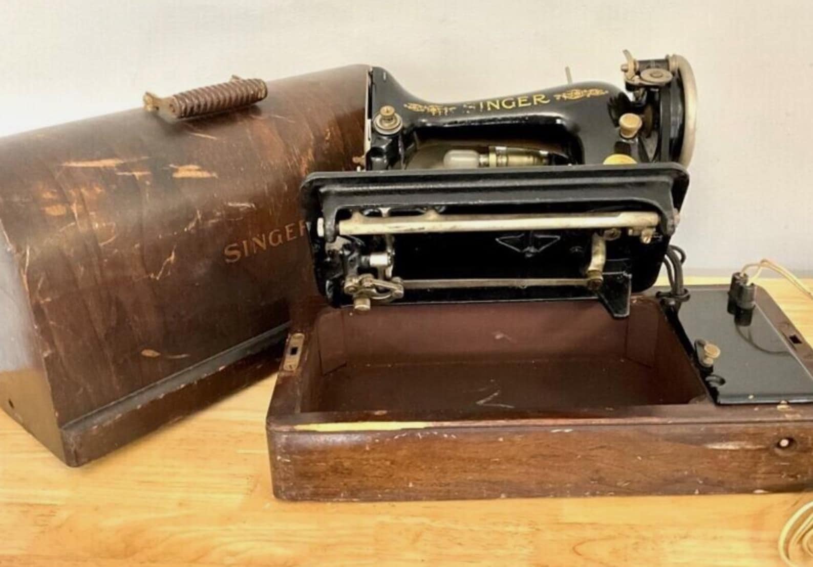 SINGER Blackside Electric Motor Sewing Machine With Bentwood Case - Etsy
