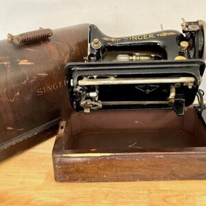 SINGER Blackside Electric Motor Sewing Machine With Bentwood Case - Etsy