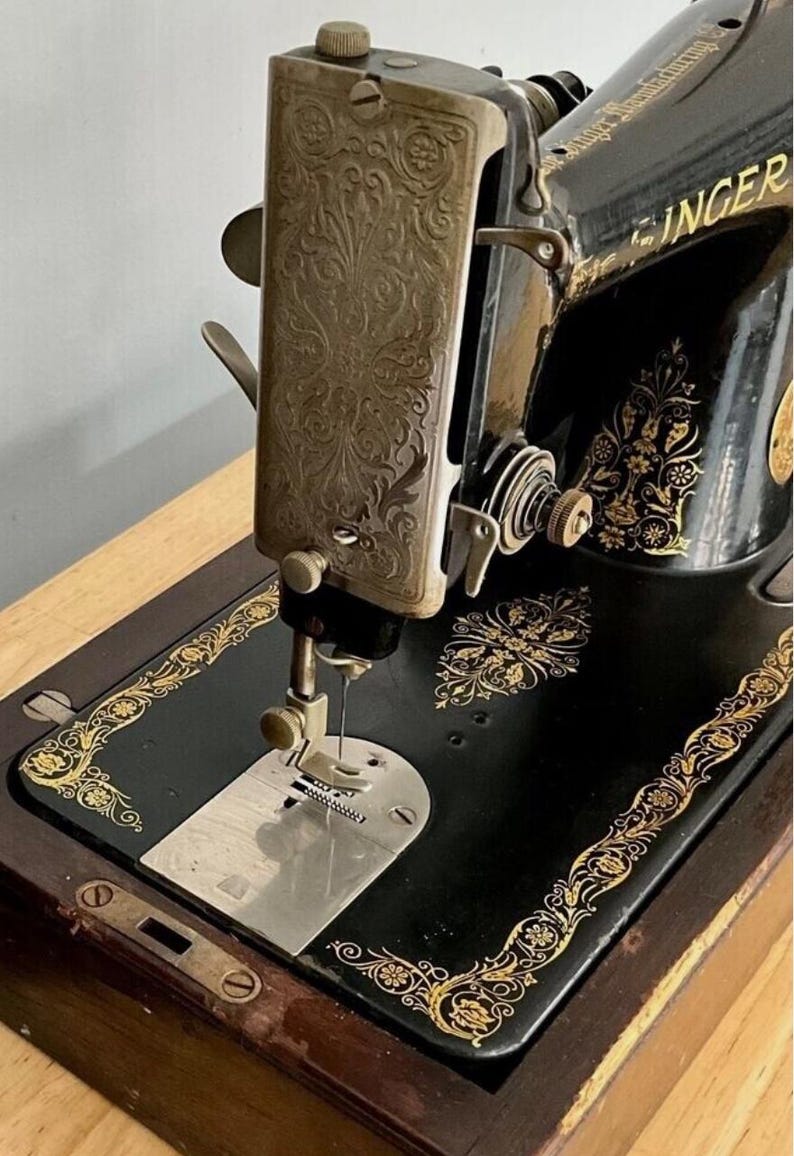 SINGER Blackside Electric Motor Sewing Machine With Bentwood Case - Etsy