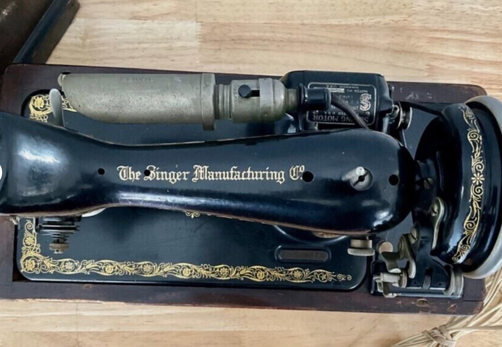 SINGER Blackside Electric Motor Sewing Machine With Bentwood Case - Etsy