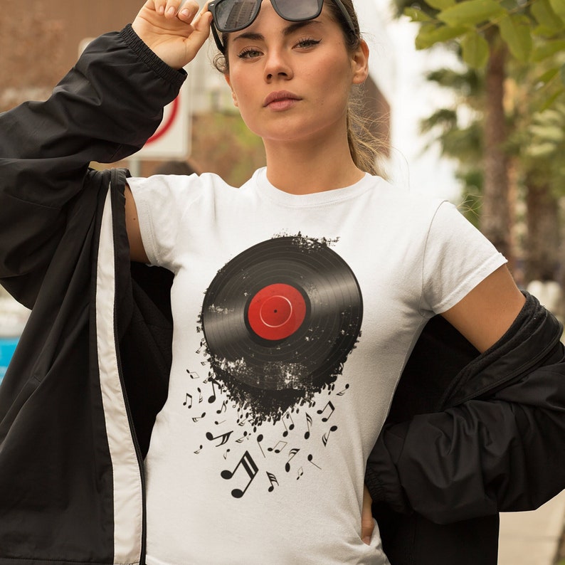 Vinyl Record T-shirt Record Player Enthusiast Tee Oldies Music 70s ...