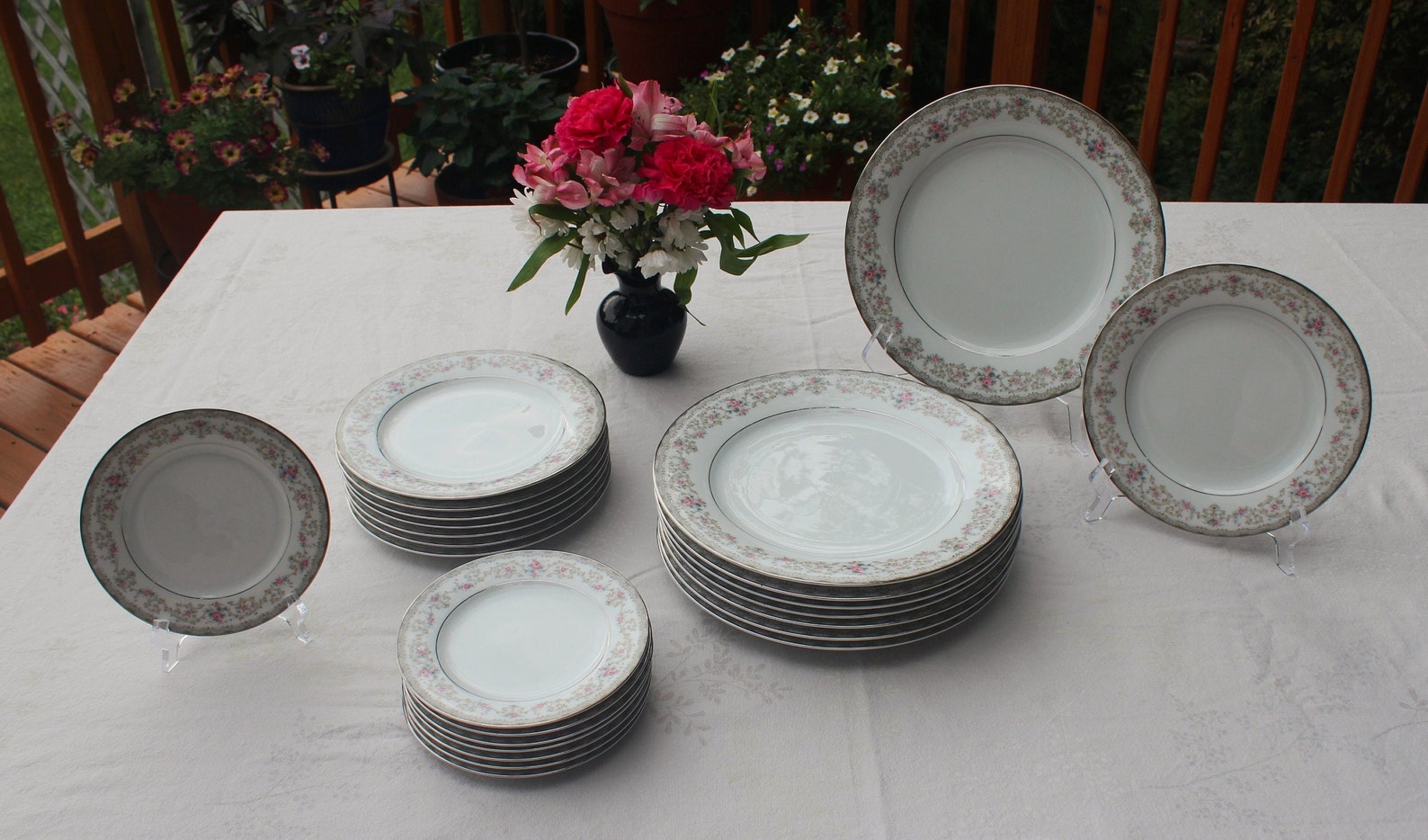 Up Your Game for Your Holiday Table With Noritake Edgewood (5807 ...