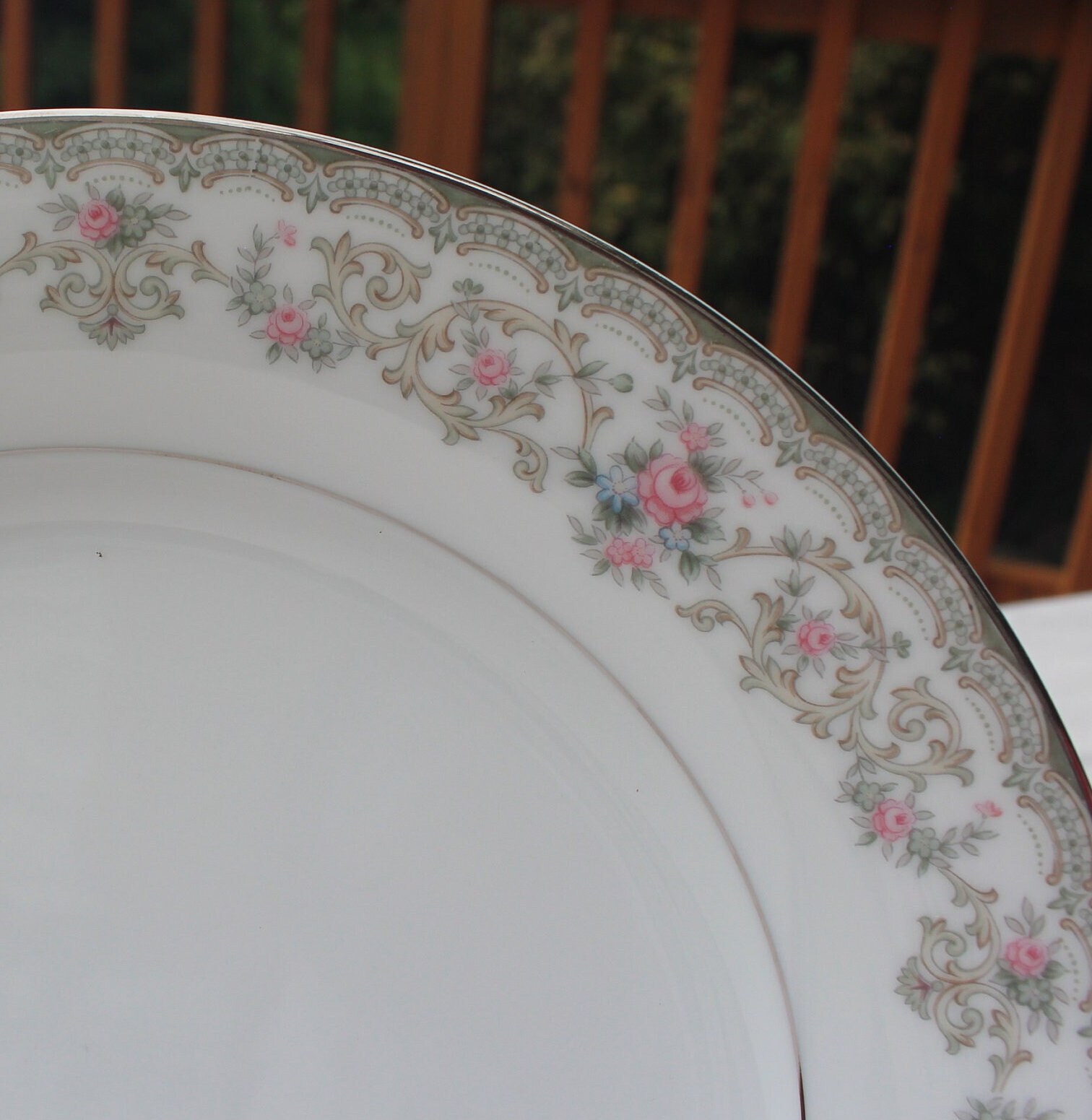 Up Your Game for Your Holiday Table With Noritake Edgewood (5807 ...