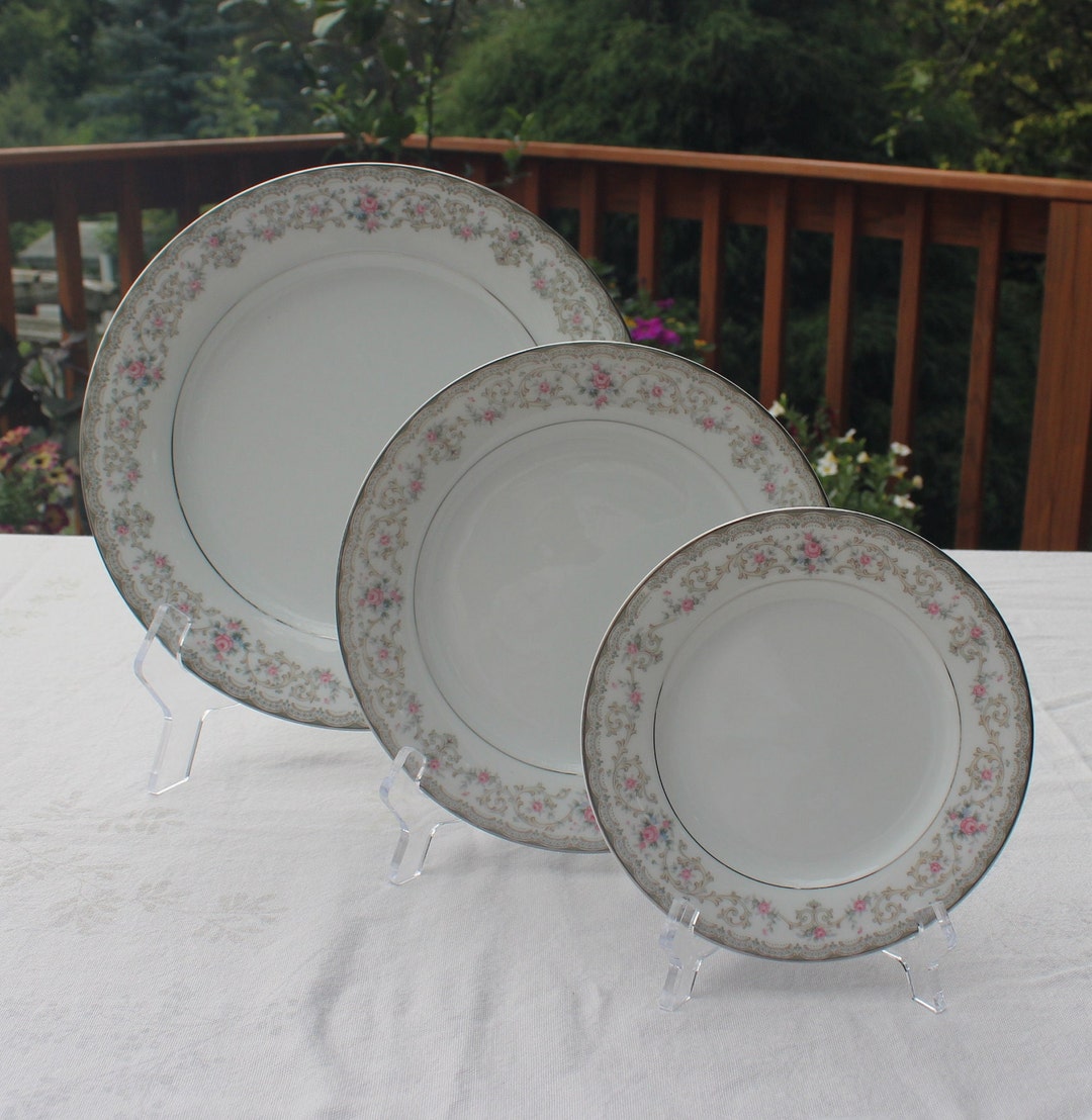 Up Your Game for Your Holiday Table With Noritake Edgewood (5807 ...