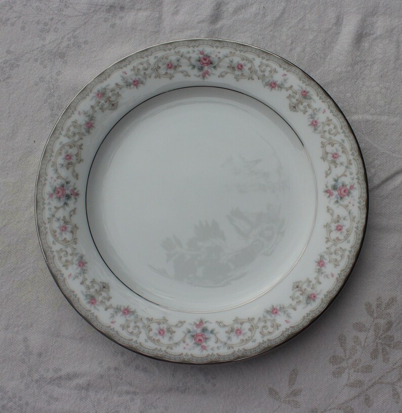 Up Your Game for Your Holiday Table With Noritake Edgewood (5807 ...