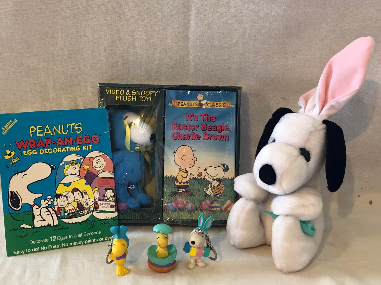 Set of 5 Snoopy Vhs, Keys Chains & Wrap-an-egg Bundle - Etsy