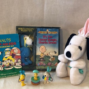 Set of 5 Snoopy Vhs, Keys Chains & Wrap-an-egg Bundle - Etsy