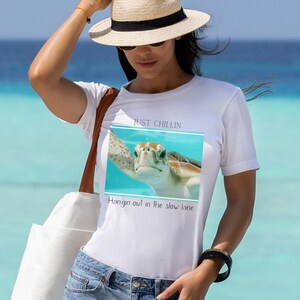 Turtle Just Chillin, Hangin Out in the Slow Lane, Sea Turtle Beach ...