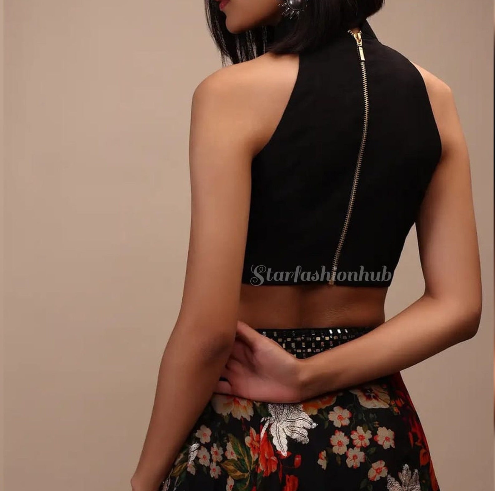 Handmade Black Halter Neck and Back Zipper Closure /saree Blouse/ Saree ...