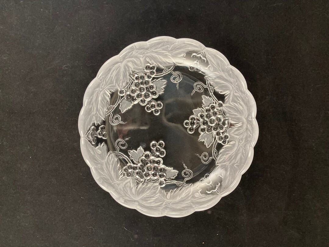 Vintage Cocktail Plates Set of 4, Frosted Crystal Glass With Grapes and ...