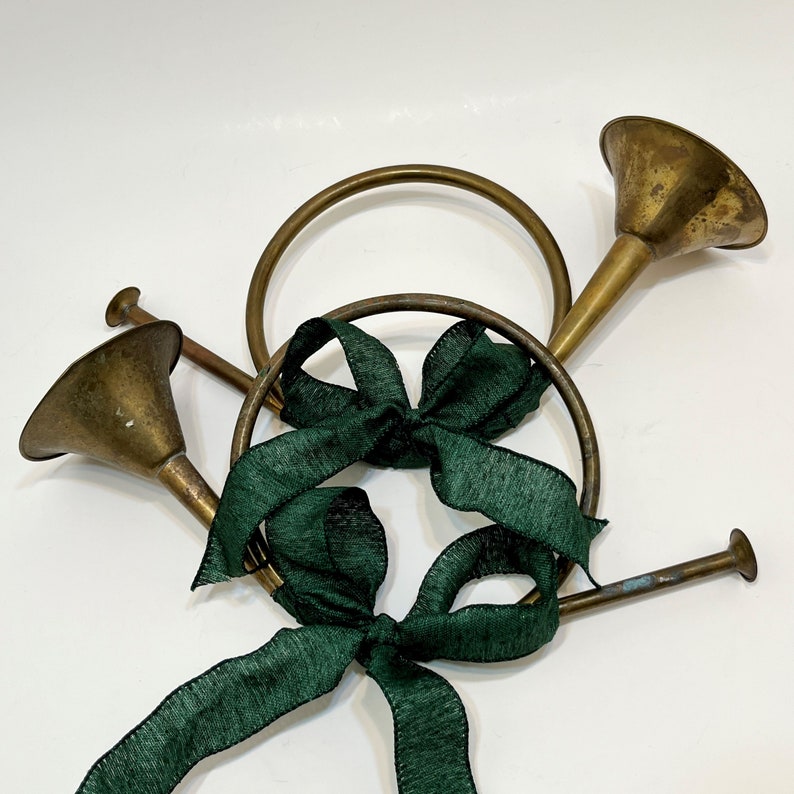 Pair of Brass Horns Christmas Wall Decor | Set of 2 Decorative Holiday ...