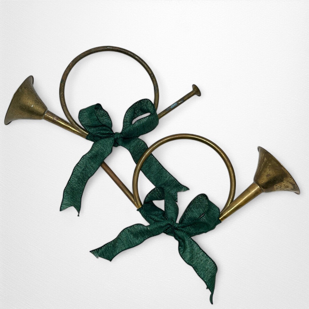 Pair of Brass Horns Christmas Wall Decor | Set of 2 Decorative Holiday ...