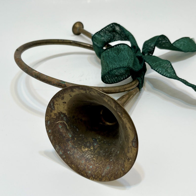 Pair of Brass Horns Christmas Wall Decor | Set of 2 Decorative Holiday ...
