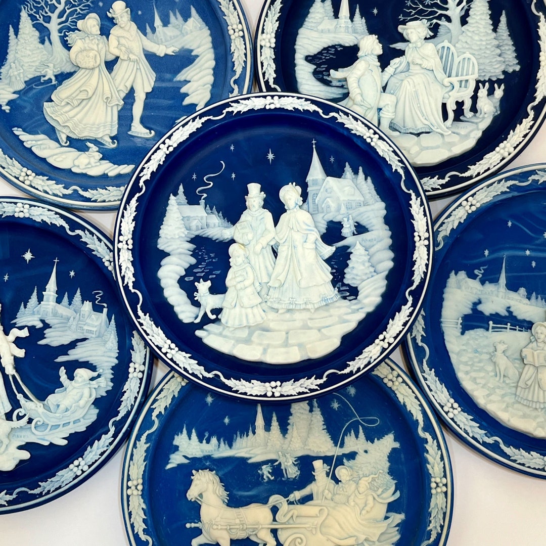 Complete Set of 6 Incolay Christmas Cameos Decorative Wall Plates ...