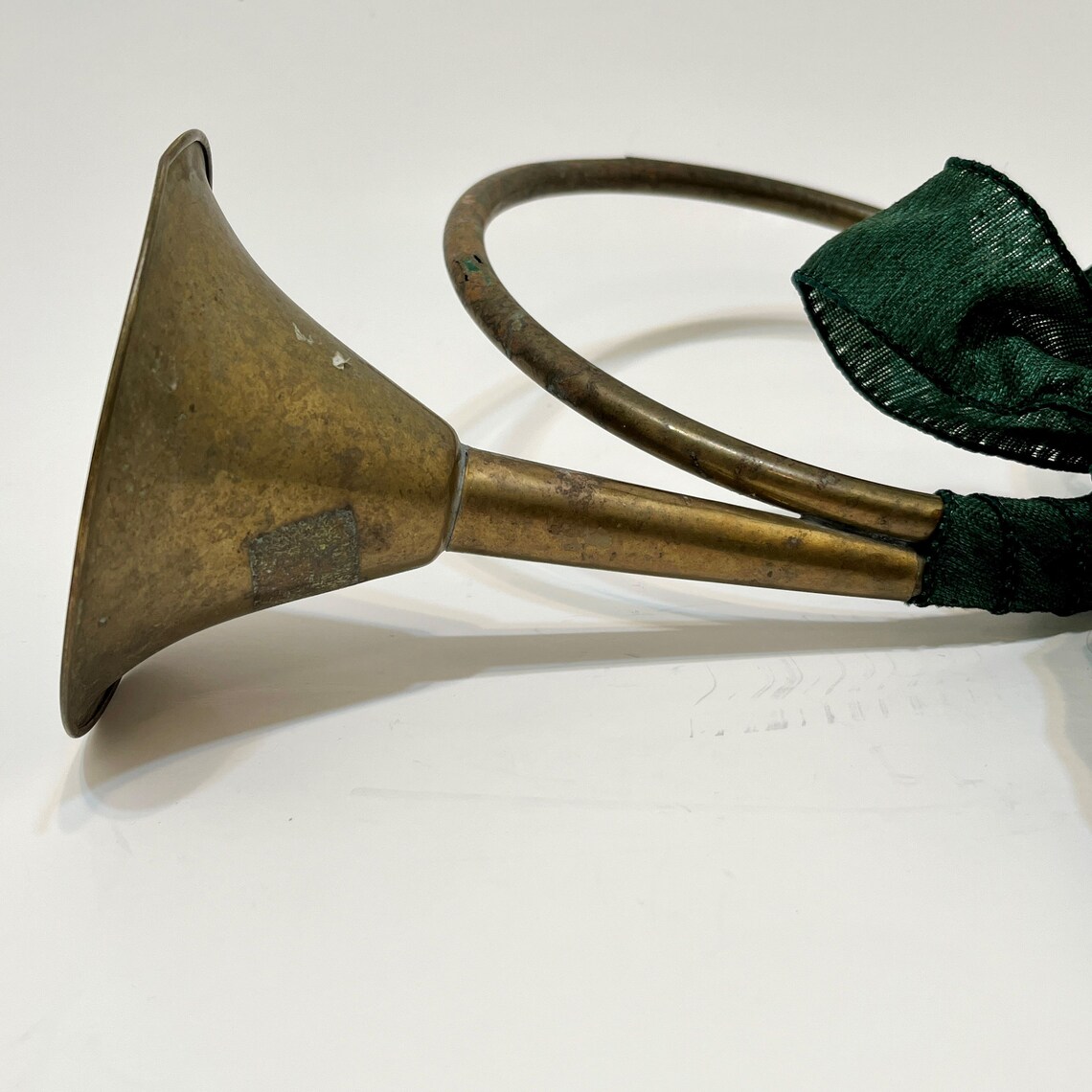 Pair of Brass Horns Christmas Wall Decor | Set of 2 Decorative Holiday ...