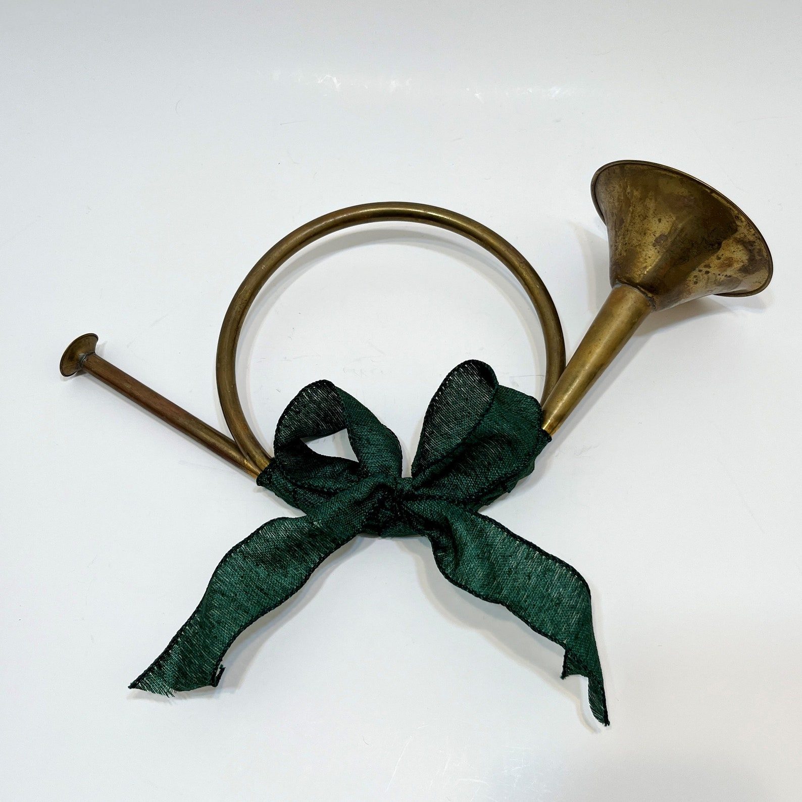 Pair of Brass Horns Christmas Wall Decor | Set of 2 Decorative Holiday ...
