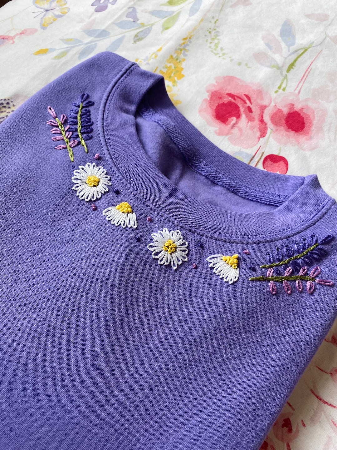 Lavender Daisy Sweatshirt Hand Embroidered | Women's Neckline Top ...