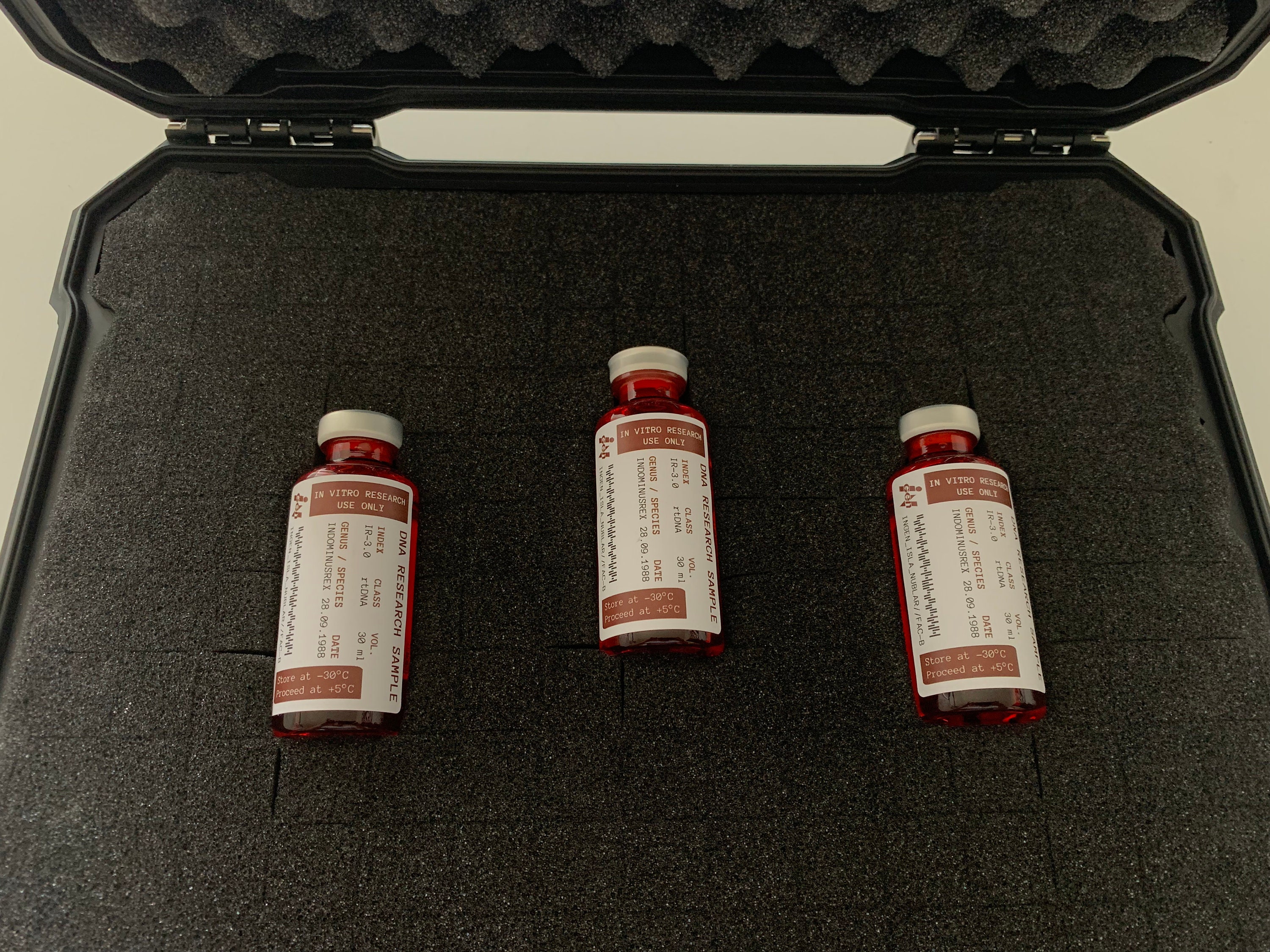 Indominus Rex DNA Vial Jurassic Park / Jurassic World PROP 2 Pieces ...