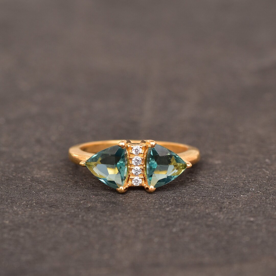 Vintage Teal Sapphire Engagement Ring, Trilliant Shape Blue Green ...