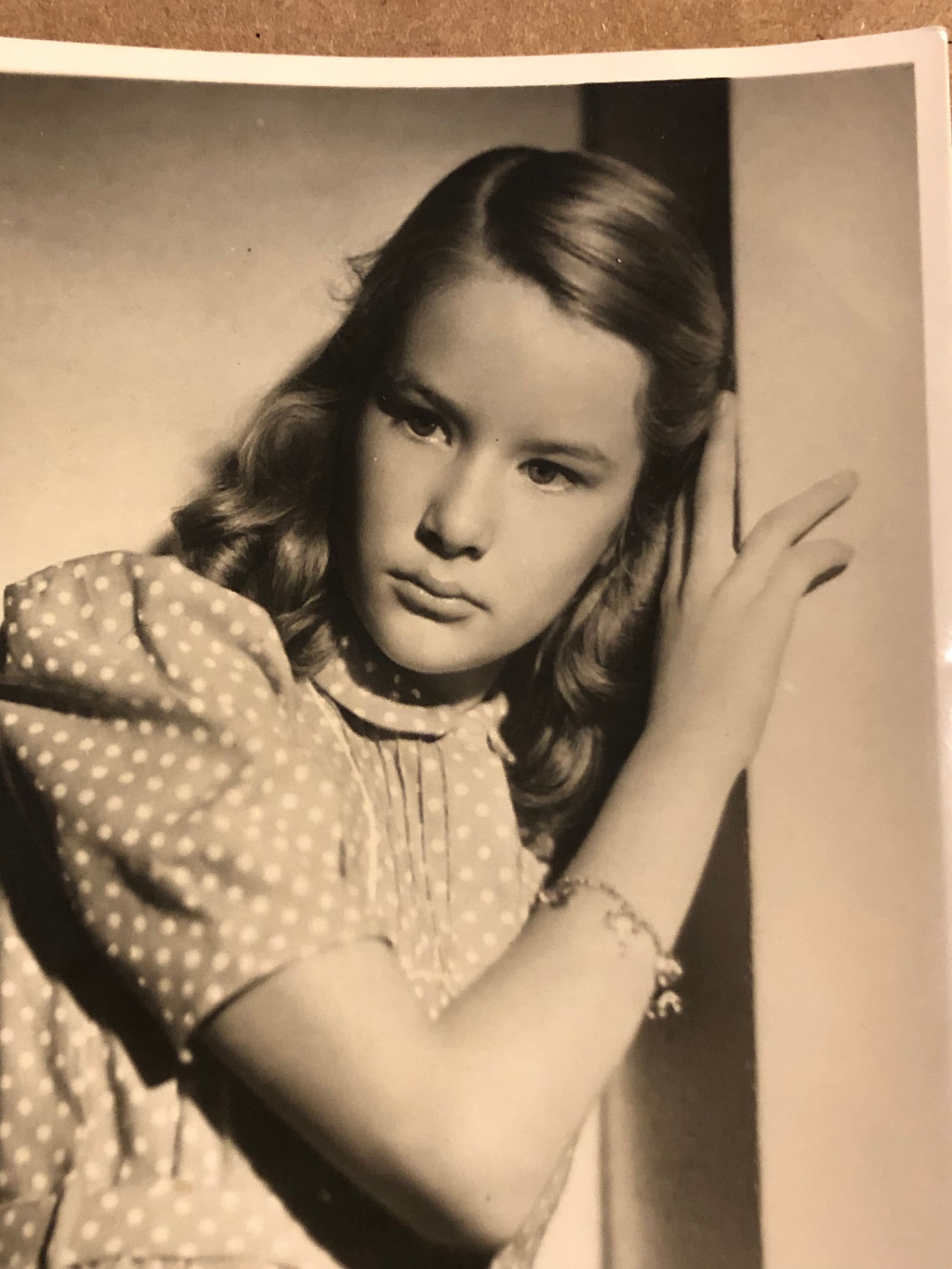 Sally Ann Howes Rare Very Early Autographed Photo as Child Star 40s ...