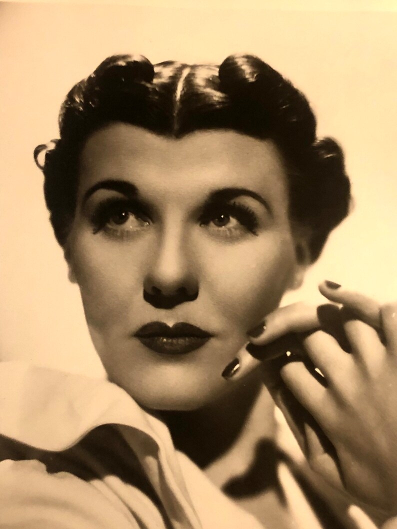 Sheila Barrett Striking Rare Very Early Autographed 8/10 Photo 40s ...