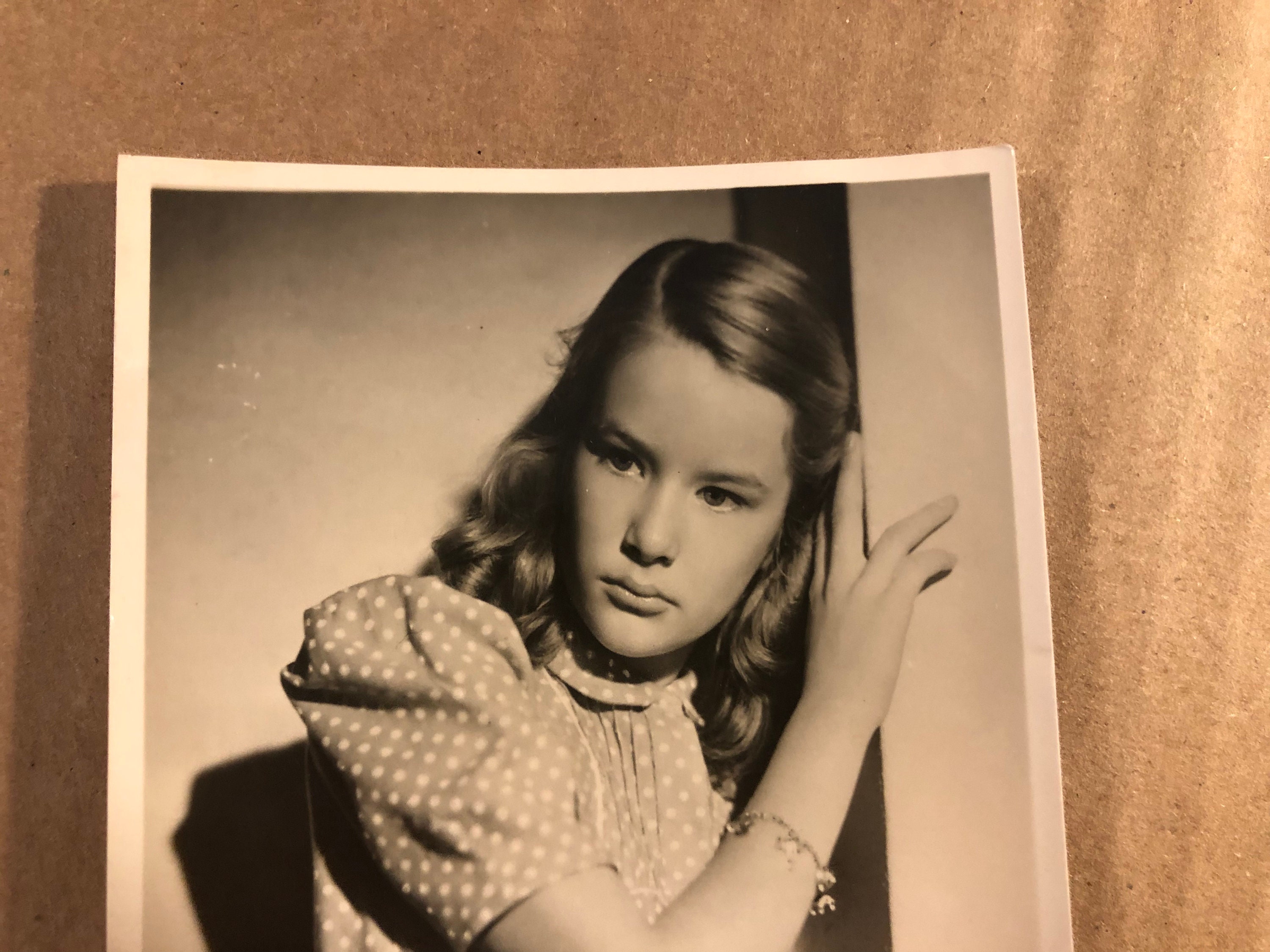 Sally Ann Howes Rare Very Early Autographed Photo as Child Star 40s ...