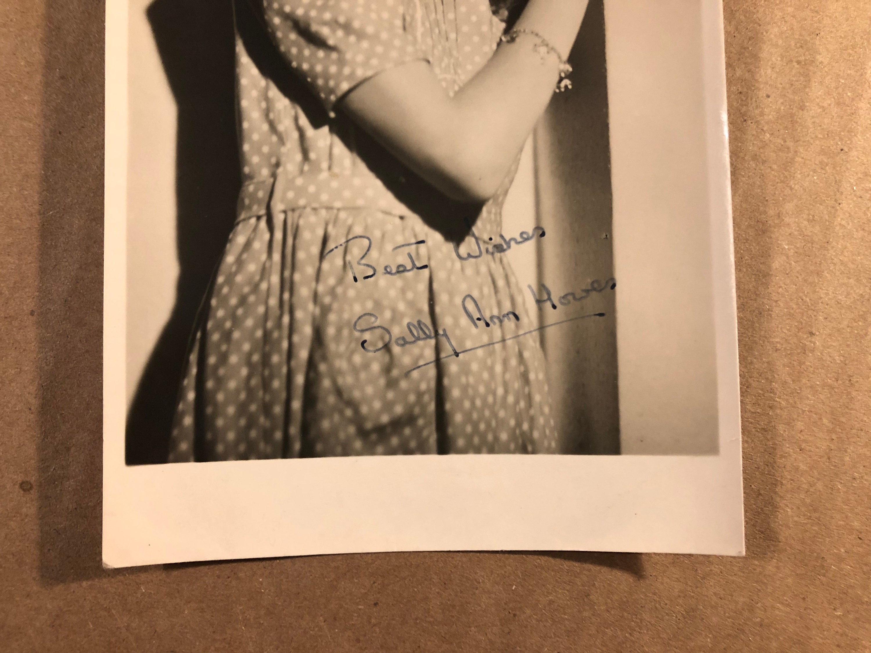 Sally Ann Howes Rare Very Early Autographed Photo as Child Star 40s ...